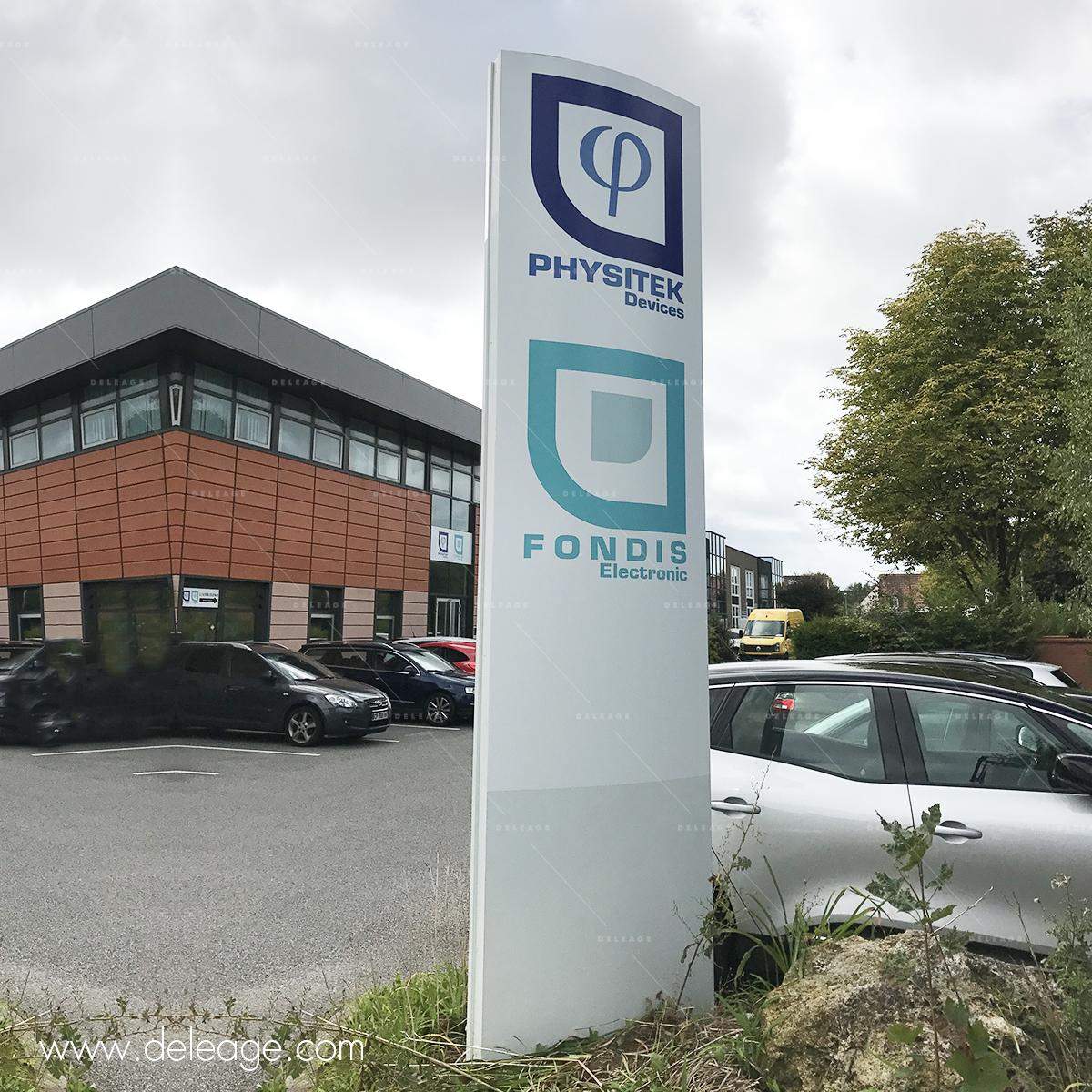 Totem publicitaire et enseigne extérieur - Store Deléage