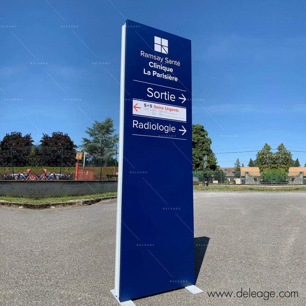 Totem publicitaire et enseigne extérieur - Store Deléage