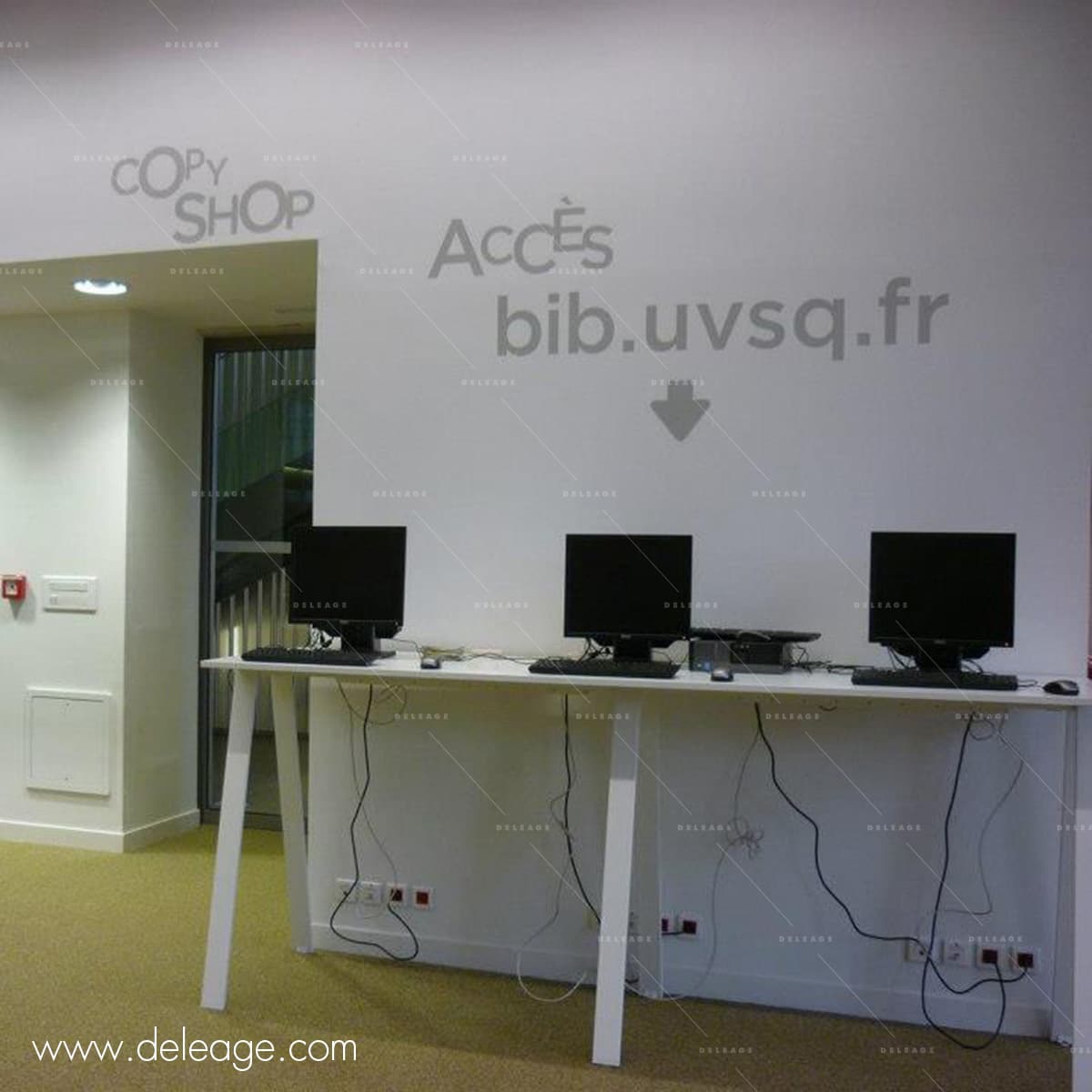 SIGNALETIQUE de la BIBLIOTHEQUE Universitaire de Versailles