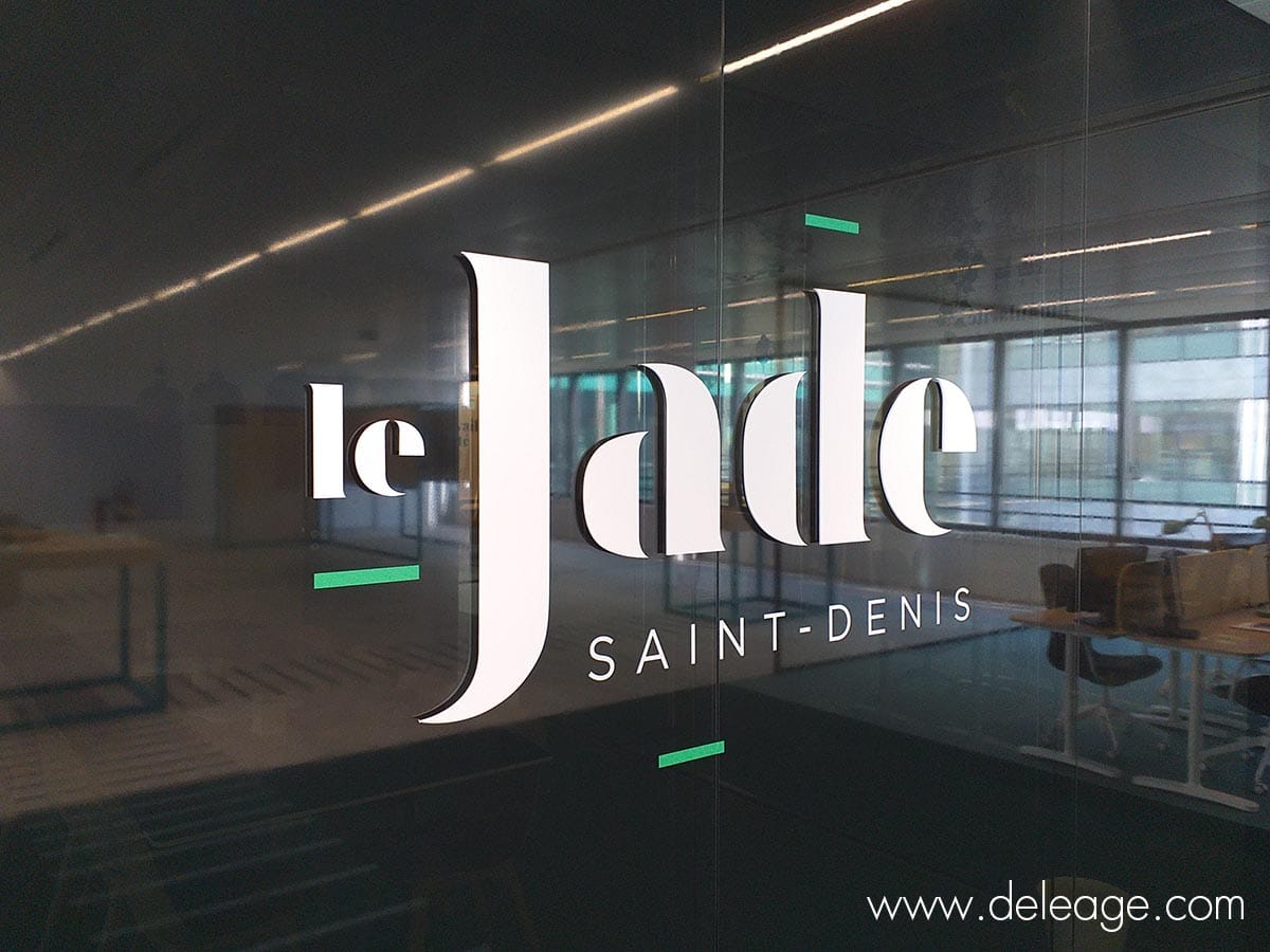 Logo en volume, lettrage en relief, logo en polystyrène - Deléage