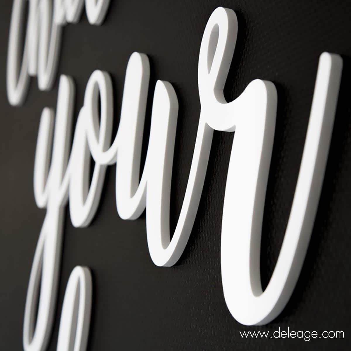 Logo en volume, lettrage en relief, logo en polystyrène - Deléage