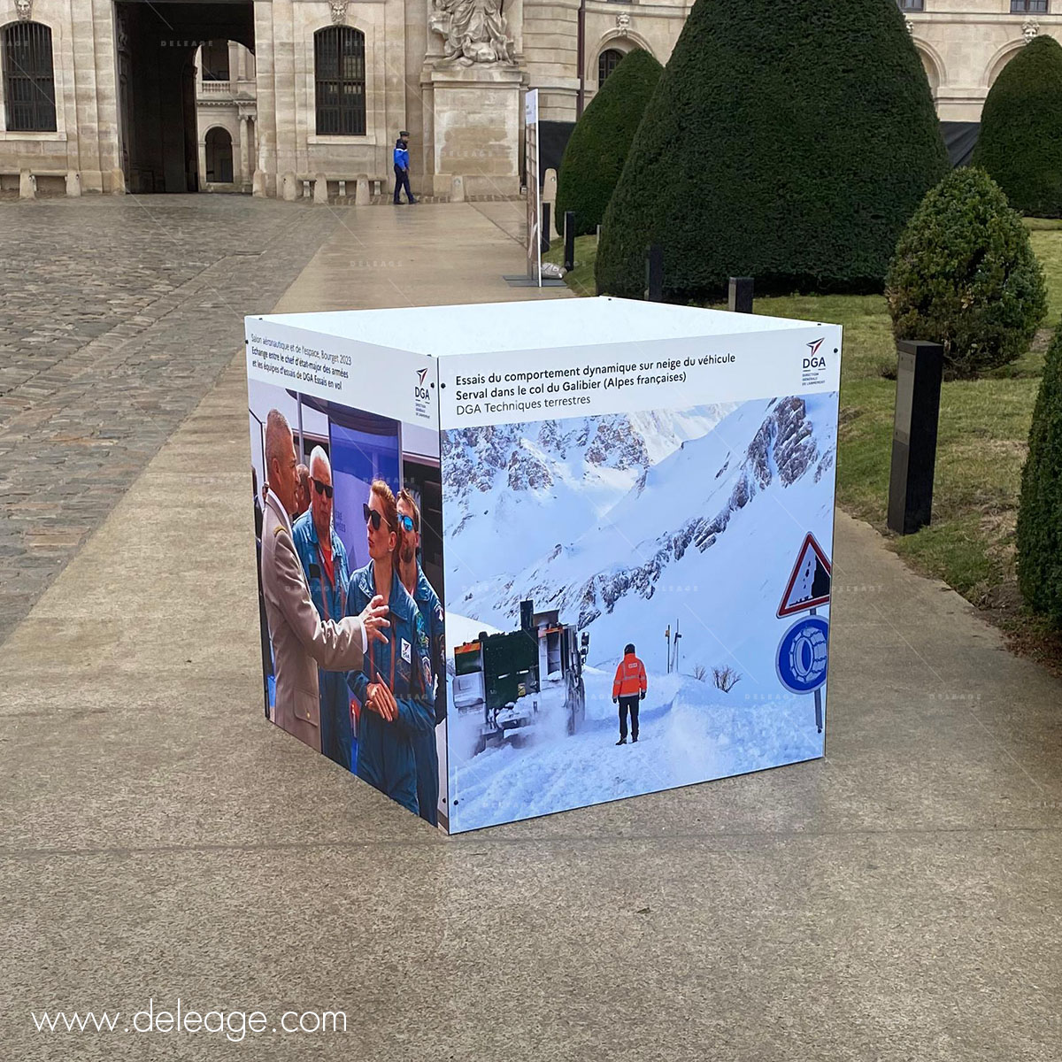 Cubes d’exposition et embases extérieures à la location - Deléage
